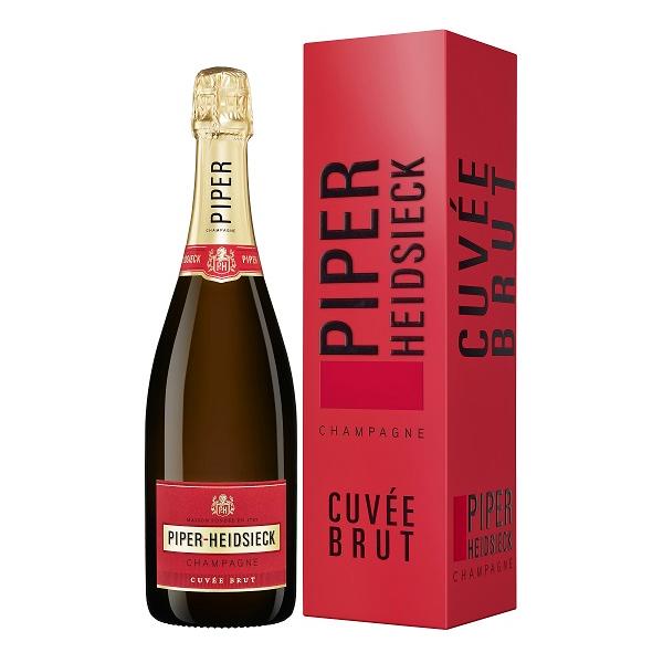 輝きのあるエレガントで魅惑的なシャンパーニュ。アーモンドの香りが、新鮮なヘーゼルナッツや果樹園のフルーツと共に感じられ、切りたてのリンゴや洋ナシを思わせます。スモーキーさやトーストのニュアンスもあり、まるでオーブンから出したばかりの焼きたて...