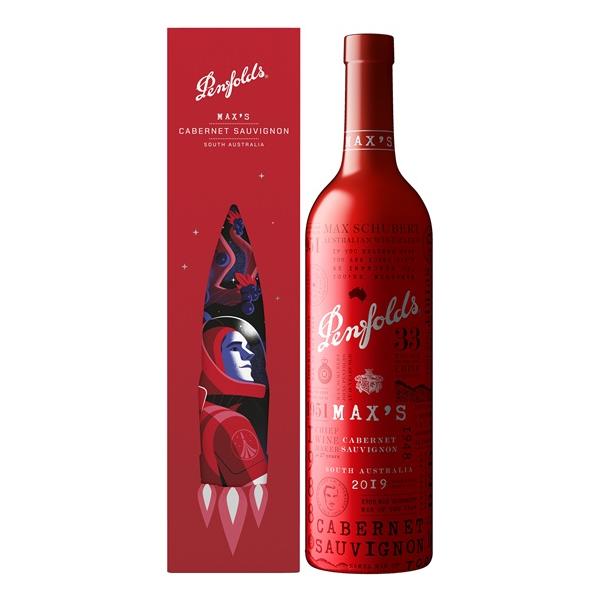 鮮やかな深紅色。典型的なカベルネ・ソーヴィニヨンの特長が存在しています。土、葉のような香りと、ブルーベリー、ストロベリー、ザクロなどの果実の香り。フレンチオークとアメリカンオークで熟成させているため、独特のヘーゼルナッツの風味を持ち、味わい...