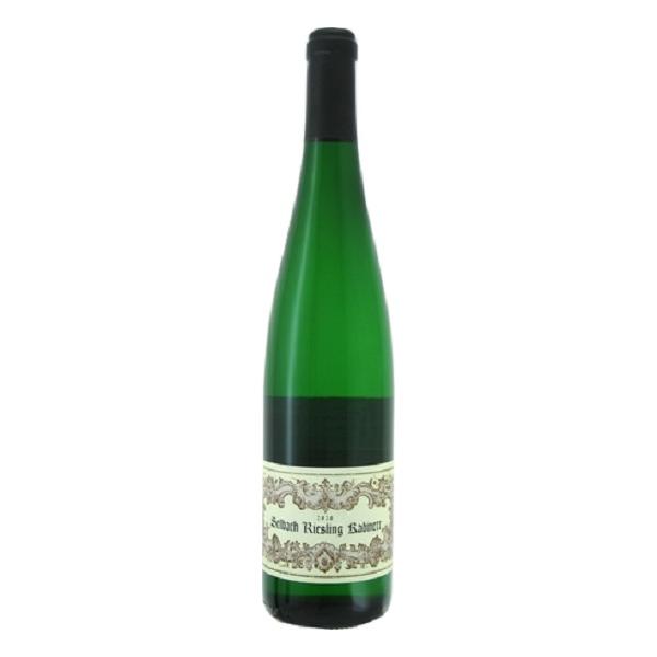 ザール地区のリースリング。柑橘、リンゴやパッションフルーツの爽やかな果実感。スレート土壌由来のミネラルがフレッシュさを与える。白ワイン白ワインヴィンテージ：2020品種：リースリング容量：750ml生産国：ドイツ産地：ザール J&amp;H...