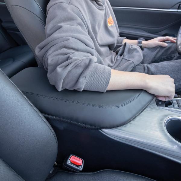 商品名: TOPINSTALL センターコンソールカバー 2018-2023 トヨタ カムリ インテリアアクセサリー PUレザー アームレストボックス 蓋プロテクター 傷防止 ミドルコンソールカバー ブラック TOPINSTALL New ...