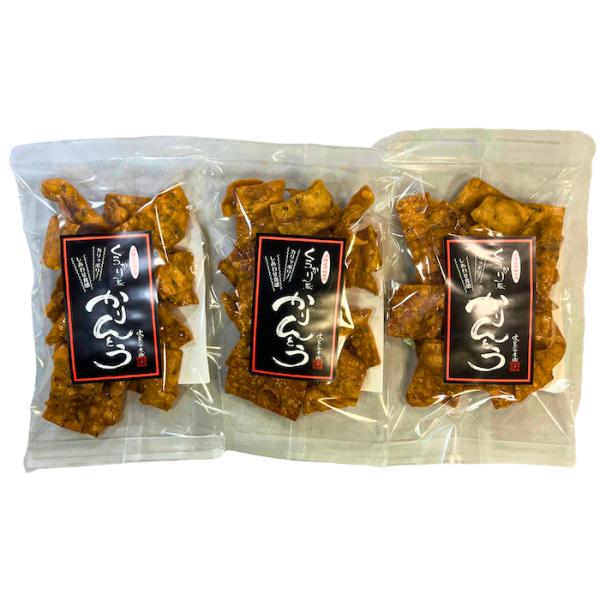 稲庭うどん職人が極限まで薄く伸ばして高温で「カリっと！サクッと！」飽きない味で揚げたかりんとうです沖縄産黒糖をたっぷり使用し、厳選した粉末昆布を絡めた上品な味わいは、男性でも一袋ペロリといけちゃう絶妙な味付けと食感ですしかも職人手作りでこの価格!