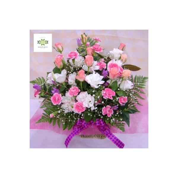 超早割20％オフは３月４日〜３月31日まで定価5,940円バラ・カーネーションを主体にした明るいお洒落なピンク系の当店オリジナル生花アレンジメントのAタイプです。小ぶりなスプレータイプのカーネーションに、トルコキキョウが特徴的。母の日の優し...
