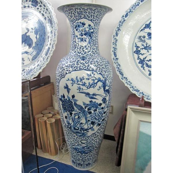 ■ＳＩＺＥ　　高さ約1m55cm 口径約47.5cm 胴径約55cm目立った直しやカケは見受けられず、鑑賞には問題ない作品です。商品の性質上、細かな点が気になる方はご遠慮下さい。店舗にて展示しておりますので現物をご確認いただくことができます...