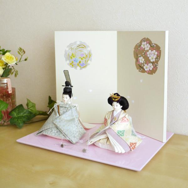 小西実作 PICCONI 琴-こと- Rinおすべらかし 京製正絹西陣織 京製屏風手描「雪輪桜」ピンク飾台 増村人形店ひな人形 雛人形 京人形 ピッコニ ぴっこにサイズ 幅 30cm × 奥行 21cm × 高さ 25cm現代的な佇まいのな...