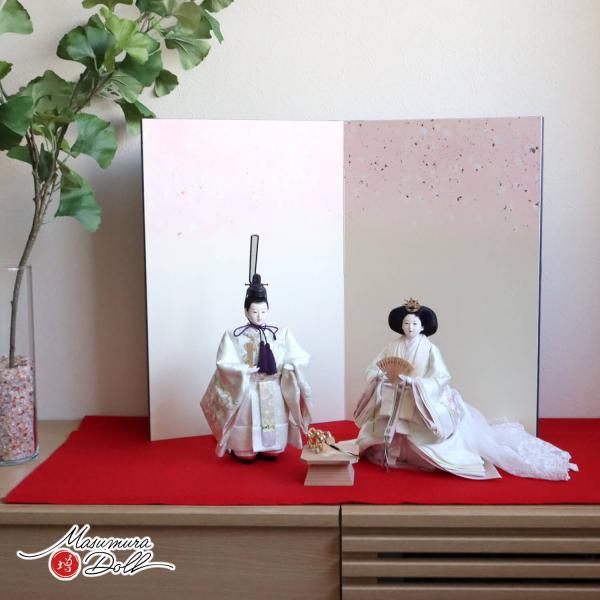 雛人形 コンパクト モダン おしゃれ インテリア ひな人形 おひなさま 松宝作 三五親王 立雛 純白織物 雪輪に桜 本刺繍 レース かわいい お雛様 雛 親王飾り 増村人形店 MMN0517無地扇 北村松月堂引箔 雪桜 神楽鈴 白木台サイズ...