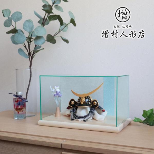 五月人形 ケース飾り コンパクト おしゃれ インテリア 兜飾り 5月人形  端午の節句  誠山 伊達政宗公 増村人形店 MMN1210ナチュラル白木台 和紙ライン アクリルケースセット ちりめんアヤメかぶせ式パノラマの国産アクリルケースにな...