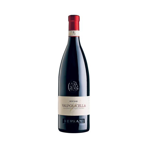 ガラスコーティングされたセメントタンクで約8ヶ月間熟成させています。ヴァルポリチェッラはヴェローナの街の北側に広がる渓谷地帯の名前で、その語源はVal Polys Cellae（果実の豊富な谷）と言われています。ヴァルポリチェッラ クラッシ...