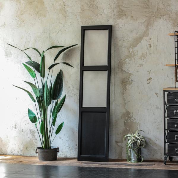 ●壁に立て掛けて簡単におしゃれな壁面インテリアが完成！●グリーンアイテムなどをお好みで装飾することもできます。※イメージ写真のグリーンは付属しておりません●両面仕上げなので専用金具を使用し(別売)お部屋の間仕切りとしても使用していただけます...