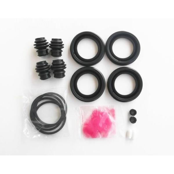 ブレーキキャリパーのオーバーホールシールキット（フロント用）★商品詳細★ディスクブレーキキャリパーの作動用ピストンシールキットです。ゴム製の為、長期間交換していない場合は、キャリパーの高熱により劣化、硬化してピストンを正常に押せなくなり、ブ...