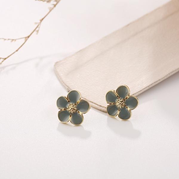 サイズ詳細：長さ1.5cm ポスト部分はS925素材を使用しております。アレルギー反応に関しましては、個人差がございますので全ての方に適合するものではございません。