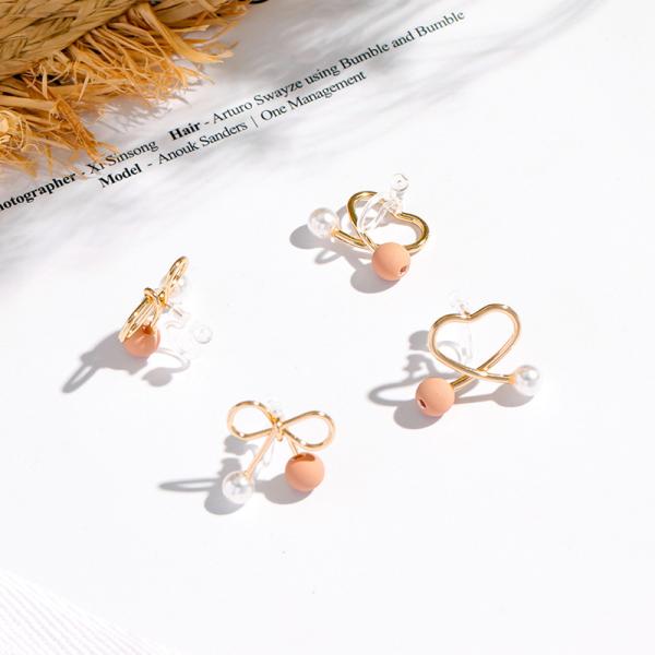 サイズ詳細：長さ1.5cmポスト部分はS925素材を使用しております。アレルギー反応に関しましては、個人差がございますので全ての方に適合するものではございません。