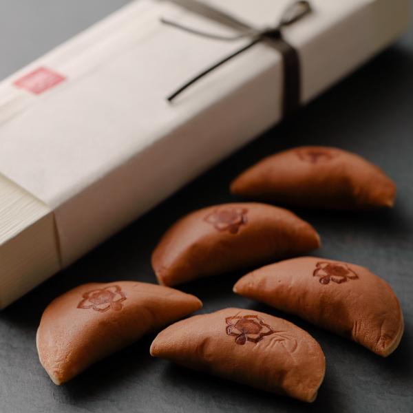 こちらの商品については、松阪本店より直送いたします。    和生菓子内容量    5個入り原材料    どら焼き粉（小麦粉、餅粉、寒天）・卵・グラニュー糖・小豆・蜂蜜・麦芽糖　/トレハロース・加工デンプン・増粘多糖類保存方法    直射日光...