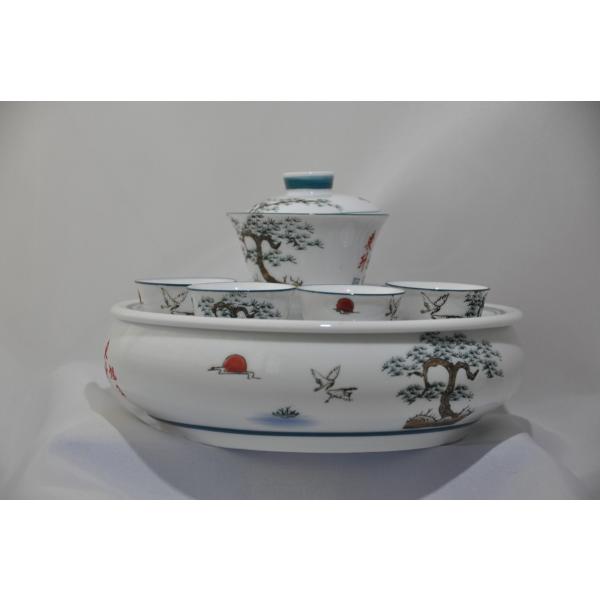 サイズ：茶盤：直径　22センチ　高さ6.5センチ　蓋碗：直径9センチ　高さ5.5センチ　　湯呑：直径5.2センチ　高さ3センチ蓋碗は受け皿付き使用中に流れた水は下の受け皿に溜まります。簡単に掃除出来ます。