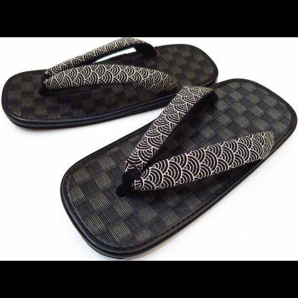 ◆足にやさしいライト底なのでとっても履きやすい雪駄です。◆ジーンズやチノパンとの相性も良く、ちょい悪！カジュアルなコーディネートにもグッドです！◆お祭りは勿論、着物着用時や、飲食店さんなどにも広く愛用されています！【雪駄の粋な履き方】「粋」...