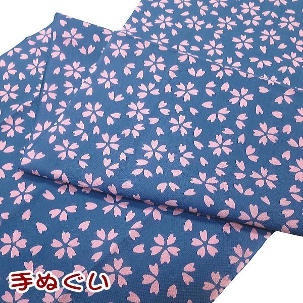 ◇昔も今も、人々に愛されている手ぬぐいです。◇東京いろはの手ぬぐいを染め上げているのは、 日本で生まれた独自の伝統製法、注染です。注染は、無地の反物生地に染料を注いで染めあげて、 美しい柄をつくり出します。糸の一本一本が染まるから、生地の上...