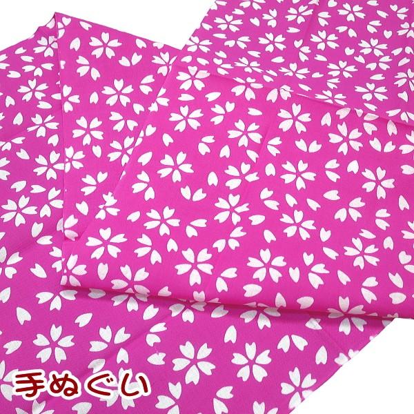 ◇昔も今も、人々に愛されている手ぬぐいです。◇東京いろはの手ぬぐいを染め上げているのは、 日本で生まれた独自の伝統製法、注染です。注染は、無地の反物生地に染料を注いで染めあげて、 美しい柄をつくり出します。糸の一本一本が染まるから、生地の上...