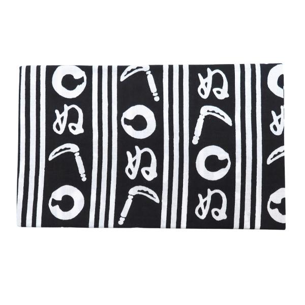 ◇昔も今も、人々に愛されている手ぬぐいです。◇この手拭は注染という技法で染められています。独特の味わい深さと風合いをもち、使い込む程の色落ちと風合い、馴染む柔らかさが特徴です。◇お祭りはもちろん、手ぬぐいは吸水性抜群ですので、アウトドアや、...