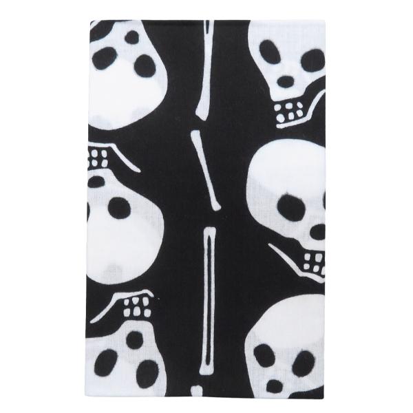 ◇昔も今も、人々に愛されている手ぬぐいです。◇この手拭は注染という技法で染められています。独特の味わい深さと風合いをもち、使い込む程の色落ちと風合い、馴染む柔らかさが特徴です。◇お祭りはもちろん、手ぬぐいは吸水性抜群ですので、アウトドアや、...