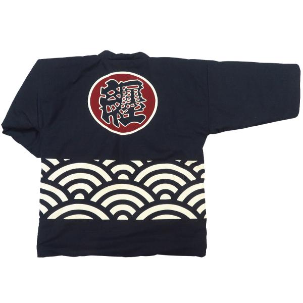 粋でいなせな綿入り印袢纏です！バックのデザインは抜染加工されてますので、独特の雰囲気ある逸品です。フリーサイズ　　着丈８３ｃｍ　裄丈７７ｃｍ　身幅７０ｃｍ表地：綿１００％裏地：ポリエステル１００％中綿：綿３５％　ポリエステル６５％