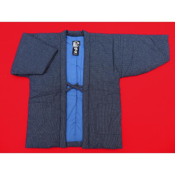 ■本場日本久留米絣紬織り木綿を使用し、日本古来の織りで作られた、こだわりの高級どてら、綿入りはんてんです！■高品質の綿100％で織られていて、人の温もりも伝わってくる手作りな風合い、とてもなごみます。着心地も抜群です！■フリーサイズ　　着丈...