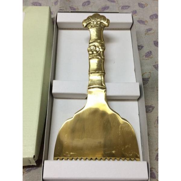 火鉢や囲炉裏に　真鍮製灰ならし　松竹梅クリックポスト便で送料は185円です。