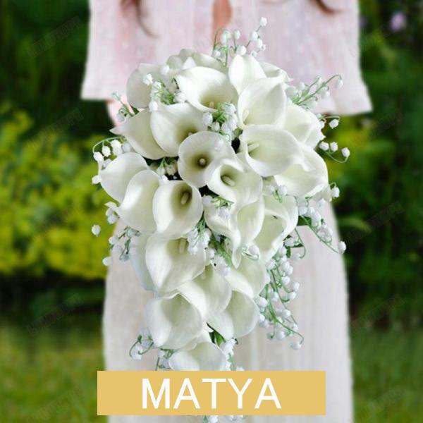 【発売日：2024年06月19日】●可愛らしいローズのブーケです。贈答品やインテリアに最適です。●セット内容：ウエディングブーケ●サイズ：直径約25cm 写真参照（手作りのため、サイズは多少前後します。）●花束形：ラウンド型