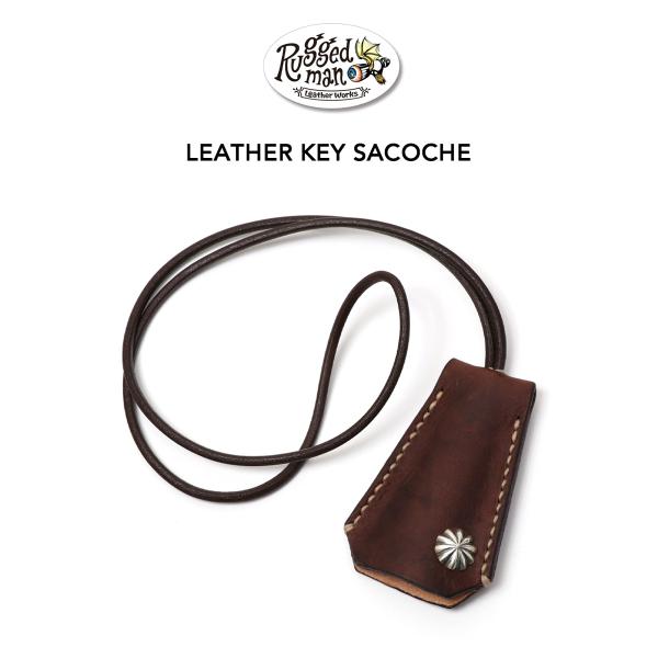 ■LEATHER KEY SACOCHE同ブランドがレザークラフトをスタートさせるきっかけとなったアイテム。鍵やお守りを肌身離さず持ち歩く事が出来るほか、レザーネックレスとしてコーディネートのワンポイントにお役立て頂けるのもお勧めポイントの...