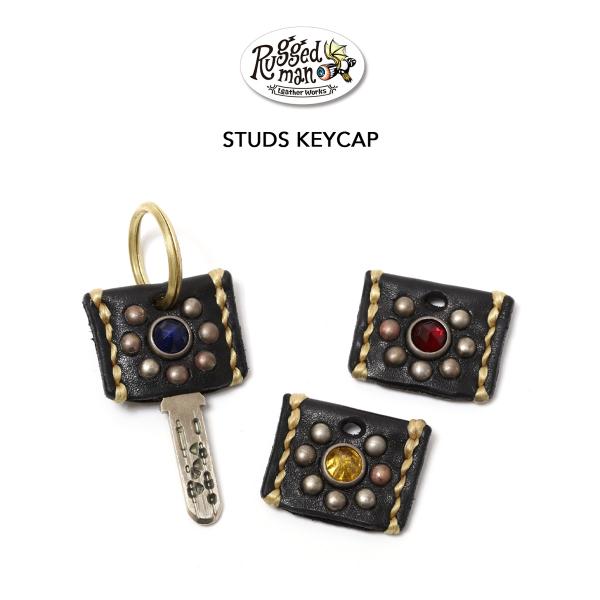 ■STUDS KEYCAPラウンドヘッド&amp;ジュエルスタッズが印象的な握りやすさとエイジングを楽しめるレザーキーキャップ。あなたの宝物を守る鍵に大人の色気を加えてみてはいかがでしょうか。■サイズワンサイズ：縦25.0mm、横33.0m...