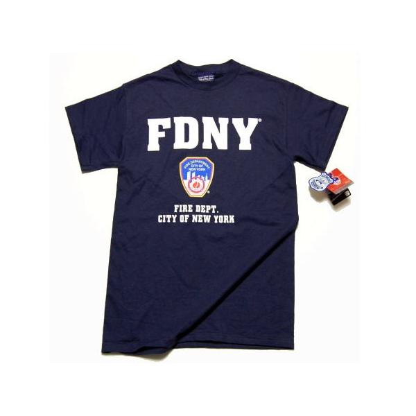 ★★「ポスト投函便」対応商品です。★★ニューヨーク市消防局(FDNY)のオフィシャル・ライセンスＴシャツ。前面には「FDNY」のロゴとエンブレムがプリント。背面は無地オフィシャルの証。ホログラムタグ付きです。・Ｔシャツのボディーはアメリカ「...