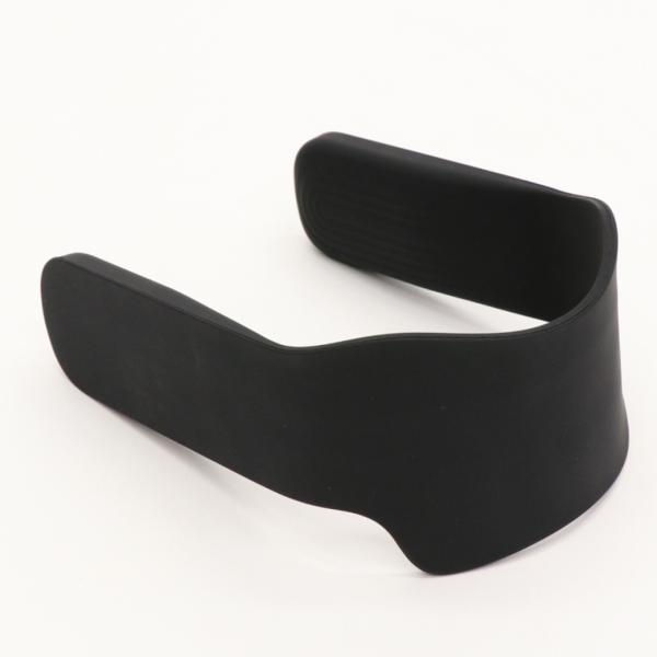 ●サイズ/約幅42×丈8×高さ3cm●重さ/約180g●素材/シリコン●仕様/入力電圧：5V-1A（USB Type-C）、出力：4W、バッテリー：リチウムイオンポリマー電池1200mAh・3.7V・4.4Wh、充電：Type-C、充電時間...