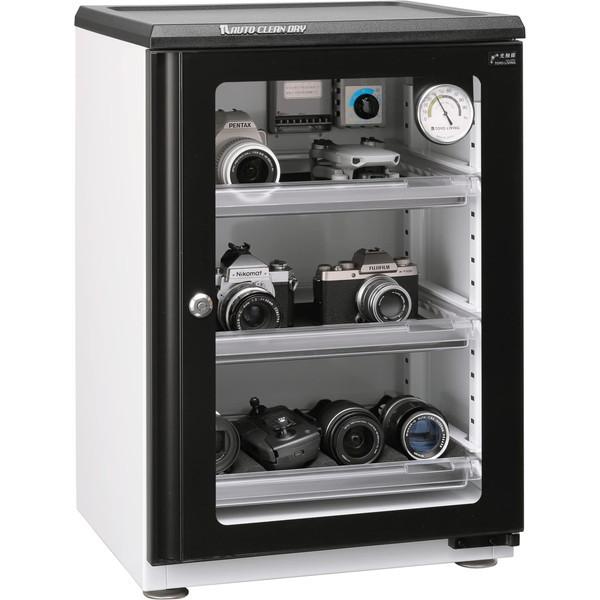 耐久性抜群の日本製電子ドライユニット搭載、光触媒と可視光LEDで庫内をクリーンに保持しつつ電気代１日１円以下の省エネ設計！ 引出棚 3段 高さ調整 外部コンセント 鍵付 アナログ湿度計 乾燥材交換不要 梅雨 湿気 東洋リビング