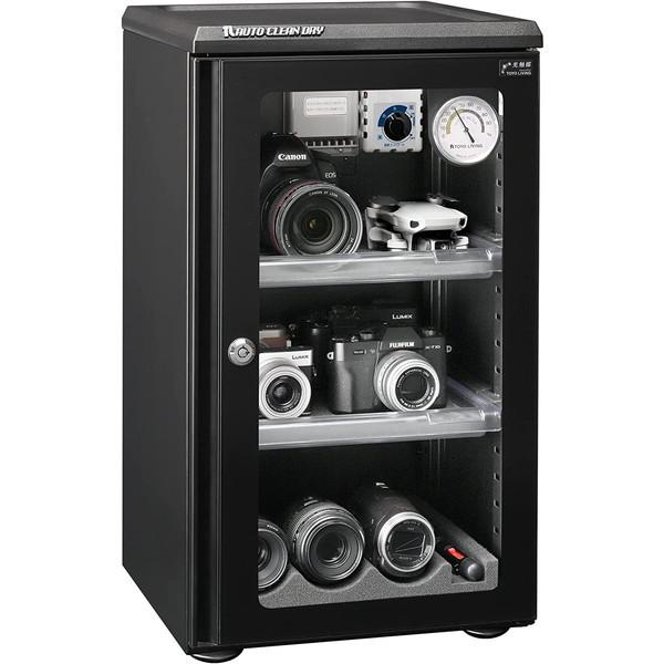 耐久性抜群の日本製電子ドライユニット搭載、光触媒と可視光LEDで庫内をクリーンに保持しつつ電気代１日１円以下の省エネ設計！ 1ドア 引出棚 2段 高さ調整 外部コンセント 鍵付 アナログ湿度計 乾燥材交換不要 梅雨 湿気