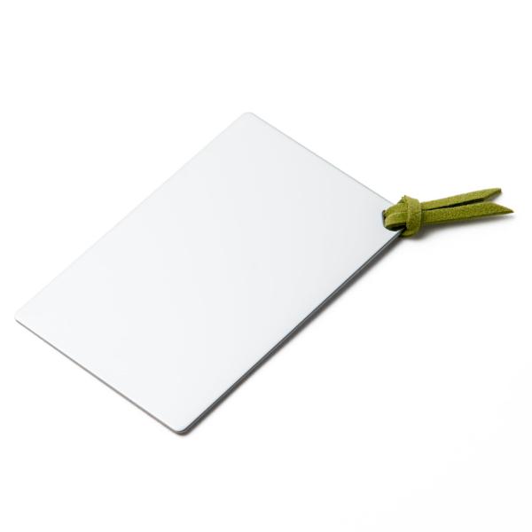 堀内鏡工業 安心・安全 割れない鏡 ステンレスカードミラー・グリーン紐付き 名刺サイズ 誕生日 就職祝い プレゼント ・【ギフト・贈り物に最適】ギフト・贈り物として、お誕生日、クリスマス、進学・就職記念、バレンタインデー、ホワイトデー、など...