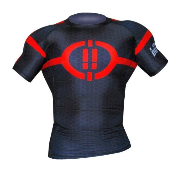 イタリアの格闘技ブランド「オ・スティーレ」のラッシュガードに新作が登場！素材： ポリエステル100％【サイズ】XS　着丈 63.5cm、身幅 35.5cm、袖丈(首元から袖まで)25.4cm、袖周り 25.5cmＳ　着丈 66cm、　身幅 ...