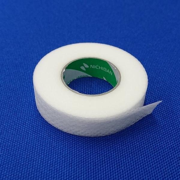 柔軟性・透湿性に優れた不織布と、透湿性に優れたアクリル系粘着剤を塗布した汎用性不織布タイプの極低刺激性テープです。不織布テープ　クリックポスト出荷対象商品です。（最大39個まで出荷できます）2023年10月 最大個数を増やしました。