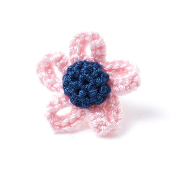 サンカルリーノ / San Carlino / ブートニエールモデル：CINERALIA シネラリアサイズ：約全長2cm素　材：ニット / メタルカラー：CILIEGIA ピンク品　番：cineralia ciliegia提　供：【3,85...