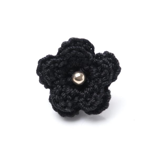 サンカルリーノ / San Carlino / ブートニエールモデル：CORONARIA コロナリアサイズ：約全長2cm素　材：ニット / メタルカラー：NERO ブラック品　番：coronaria nero提　供：【3,850円(税込)以...