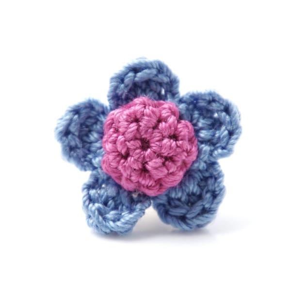 サンカルリーノ / San Carlino / ブートニエールモデル：FRAGARIA フラガリアサイズ：約全長2cm素　材：ニット / メタルカラー：AZZURROGAROFANO ブルー品　番：fragaria azzurro garo...