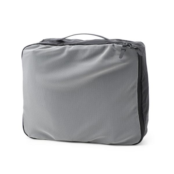 ブラックエンバー / BLACK EMBER / トラベルケース / トラベルポーチモデル：PACKING CUBE LARGEサイズ：約縦30.5cm×横33cm×厚み10cm素　材：ナイロンカラー：BLACK ブラック品　番：packi...