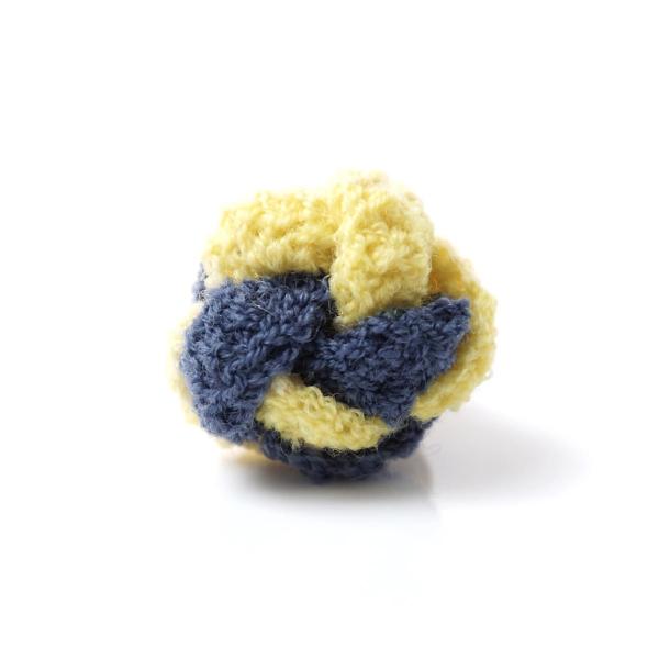 サンカルリーノ / San Carlino / ブートニエールモデル：PERSICA ペルシカサイズ：約全長2cm素　材：ニット / メタルカラー：CREMA イエロー品　番：persica crema提　供：【3,850円(税込)以上で送...