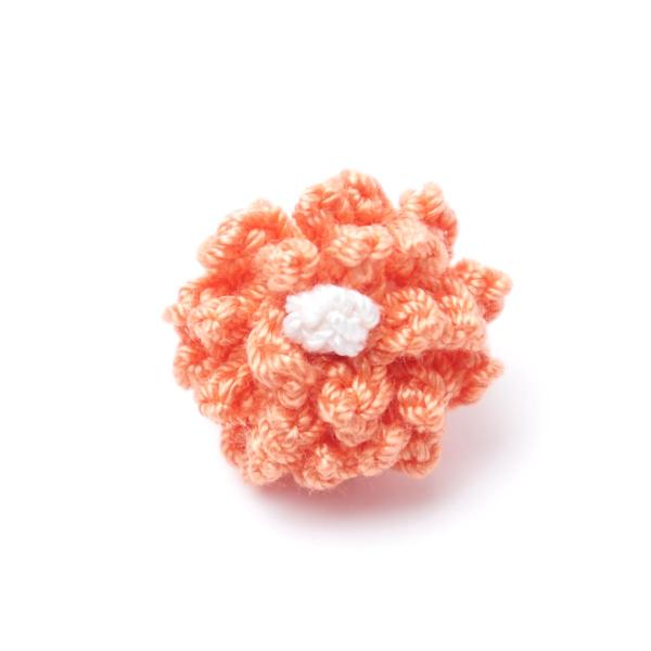 サンカルリーノ / San Carlino / ブートニエールモデル：WHITECLOVER ホワイトクローバーサイズ：約全長2cm素　材：ニット / メタルカラー：ARANCIA オレンジ品　番：whiteclover arancia提　...