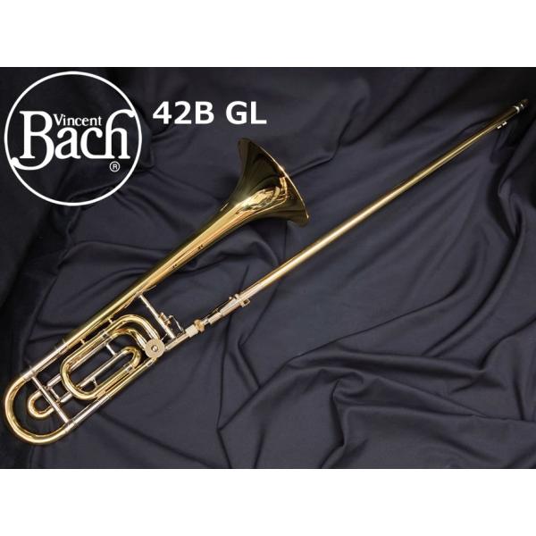 バック・トロンボーンの代表的モデル世界のオーケストラプレイヤーのスタンダードとして不動の名声を誇る太管テナーバストロンボーン。内径が13.90ミリの太ボアのスライドと豊かで遠鳴りがする8-1/2インチのハンドハンマードの1枚取りベルは、広い...