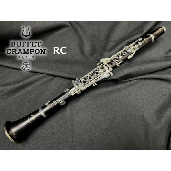 “RC”は、“R13”を開発した伝説的な技術者ロベール・カレと、20世紀のクラリネットの巨匠ジャック・ランスロが、“R13”とは全く異なるクラリネットを目指して開発したクラリネットで、世界中で「ザ・クラリネット」とまで呼ばれる名器です。　“...