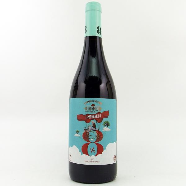 Ocho y Medio Tempranillo Vino de la Tierra de Castilla赤　ミディアムボディ産地　スペイン/カスティーリャ ラマンチャブドウ品種　テンプラニーリョ100％樽熟成　なしアルコール　13.5％...
