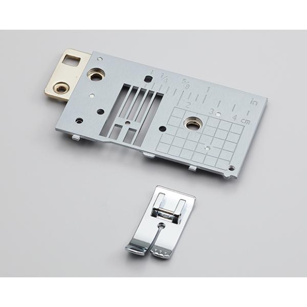 直線ぬい専用針板と押えのセット。対応製品EML04シリーズ、EMG03・13シリーズ、CPF20・30・43・73シリーズ、CPH13・45〜55シリーズこちらの商品は、メーカーお取り寄せ商品です。お届けまでお時間がかかる場合がございます。...