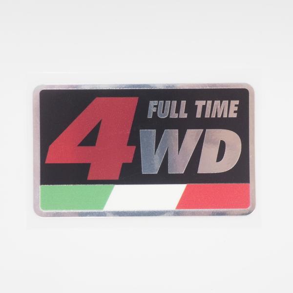 かっこいいミラー素材の四駆ステッカーです。オフ車のステッカーコレクションにも。邪魔にならない丁度いい大きさです。ステッカー１枚でちょっとしたドレスアップができます。サイズは横10cm、縦6cm程度です。デカール以外の商品は含まれません※ご注...