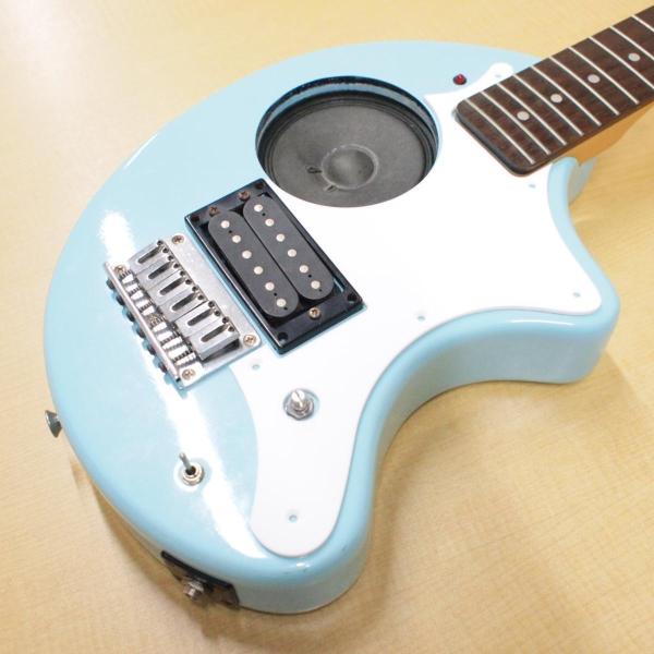 ※商品はピックガードのみです※※ギター本体は商品ではありません※ZO-3用のピックガードです。スピーカーリング部は直径100ミリくらいになっています。下記サイズの物に適合します。種類がありますのでご注意願います。・ネックエンドからエスカッシ...