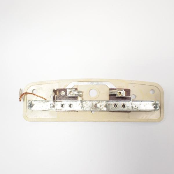 1型、2型前期のバルブホルダーです。多少サビ汚れありますが未使用品です。30mmのFestoonバルブが3個取り付けできるタイプで、テール、ストップ2系統です。 他メーカーの物に比べ、純正に近い形状が特徴です。 在庫を持っている店舗も少ない...