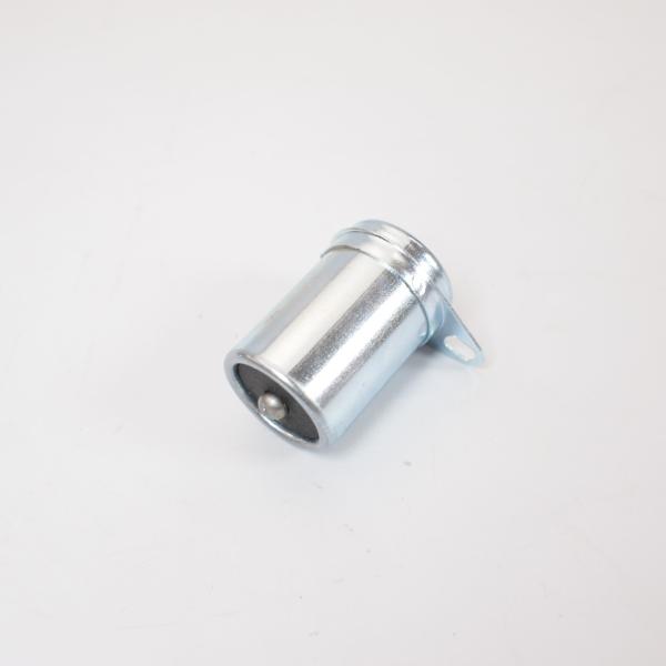 ランブレッタの2型4ポール用のコンデンサーです。直径20mm、長さ35mm、静電容量0.32uFのタイプです。純正品番 00840049 の互換品です。バックプレートより出る量は27mm程となります。イタリアEFFE製ですので品質は問題ない...