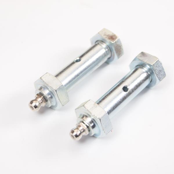 Lambrettaのグリスニップル付きフォークリンクボルトです。1/2型はこのボルトが採用されています。ボルトの形状は良いですが、グリスニップルの格好が悪いので、グリスニップルは交換したほうが良いかもしれないです。ナットのメッキが薄いものが...